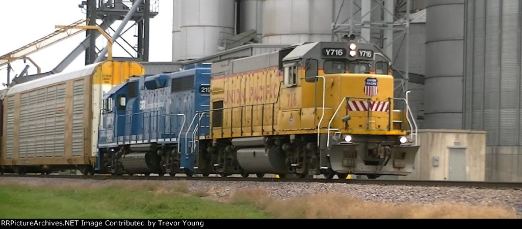 UPY 716, GMTX 2198 switching Belvidere, IL 10.2.2014